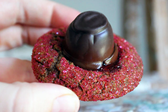 molasses chocolate cordial kisses – cozywalls